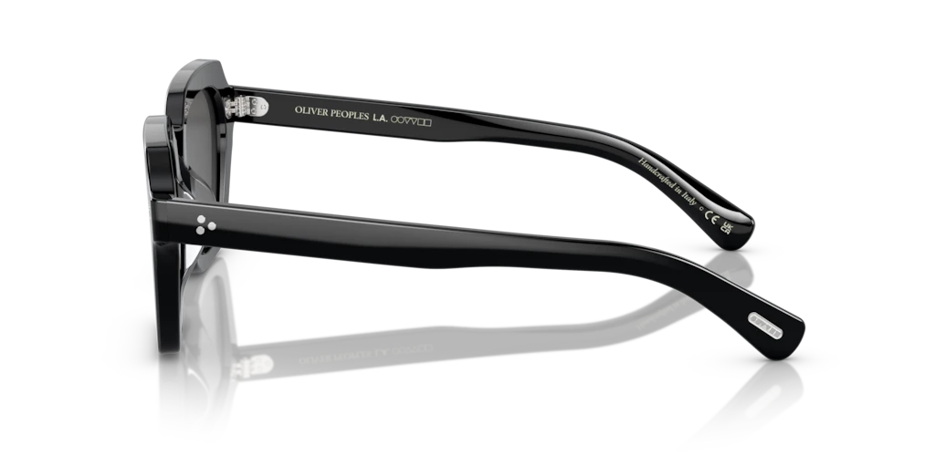 OV5526SU Kienna Oliver Peoples Black/Grey XL – SunglassHut UAE